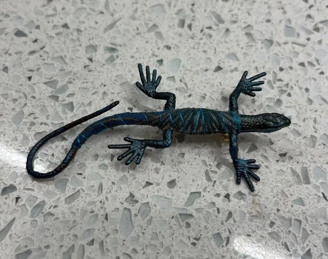 RUBBER HAND TIED Lizard Salamander Gecko Brooch Pin Multicolored $8.90 ...