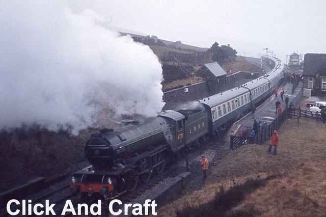 35MM SLIDE BR British Railway Steam Train LNER Class V2 4771 Green ...