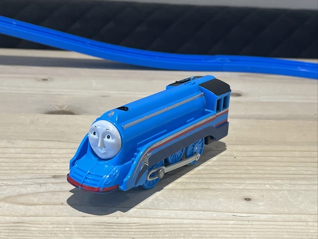 THOMAS TRACKMASTER PLARAIL 2 Speed Shooting Star Gordon battery train £ ...