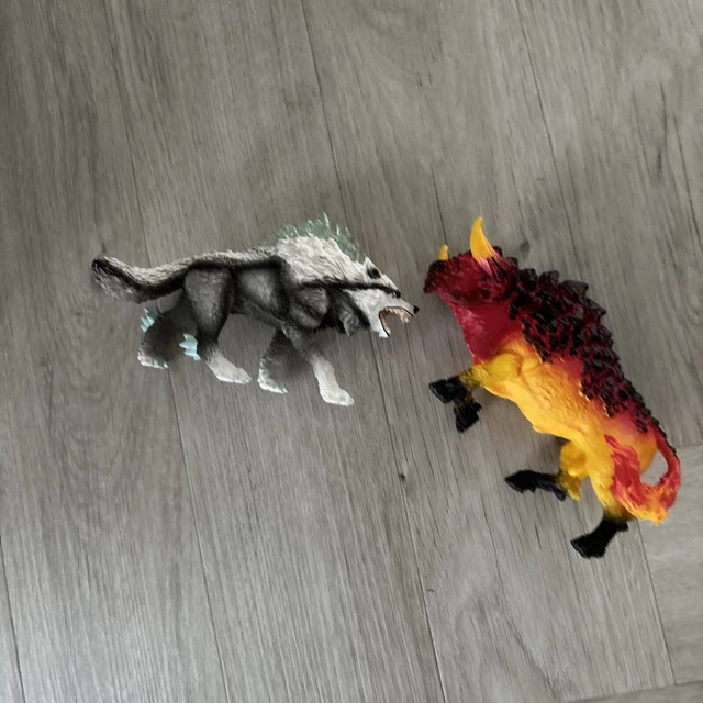 SCHLEICH ELDRADOR CREATURES ICE WORLD SNOW WOLF And Raging Bull Both ...