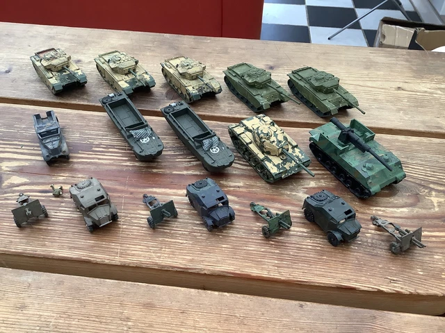 VINTAGE AIRFIX POLY WWII Tanks Dukws HO/OO Scale Plastic Model Toys Job ...