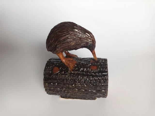 WIREMU KUTUHERI VINTAGE Carved Kiwi From New Zealand Kauri Tree Wooden ...