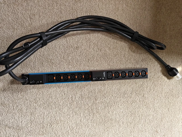 LEGRAND POWER DISTRIBUTION Unit Strip Single Phase 208V 24A 10x13C ...