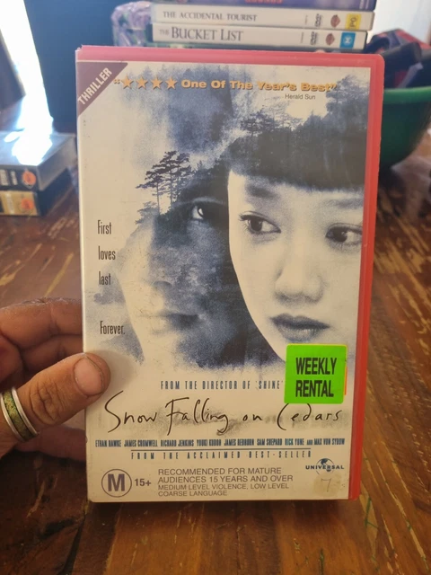 SNOW FALLING ON Cedars (1999) - VHS £10.35 - PicClick UK