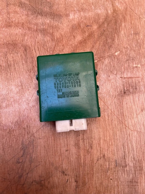 TOYOTA HILUX DIM-DIP lamp relay control 82643-12020 £32.17 - PicClick UK