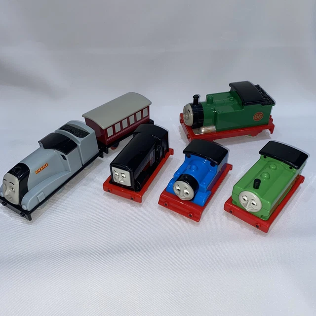 THOMAS THE TANK Engine & Friends Golden Bear Push Along Trains Bundle ...