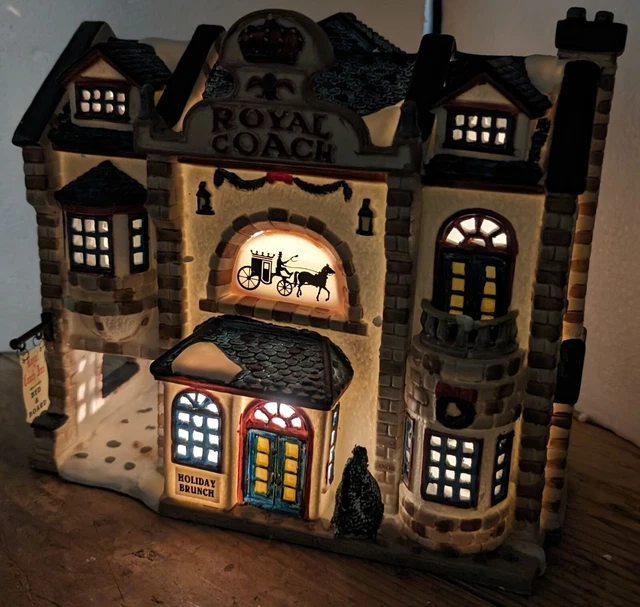 LEMAX PORCELAIN LIGHTED House Village Collection: Royal Coach Inn £40. ...