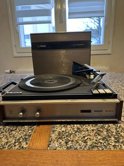 TOURNE DISQUE PHILIPS ELECTROPHONE - Modèle 22 GF 047 - Année 1968 EUR ...