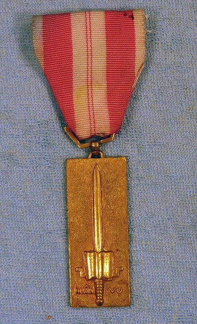 RARE! SAIGON-MADE TRAINING Service Medal First Class! $125.00 - PicClick CA
