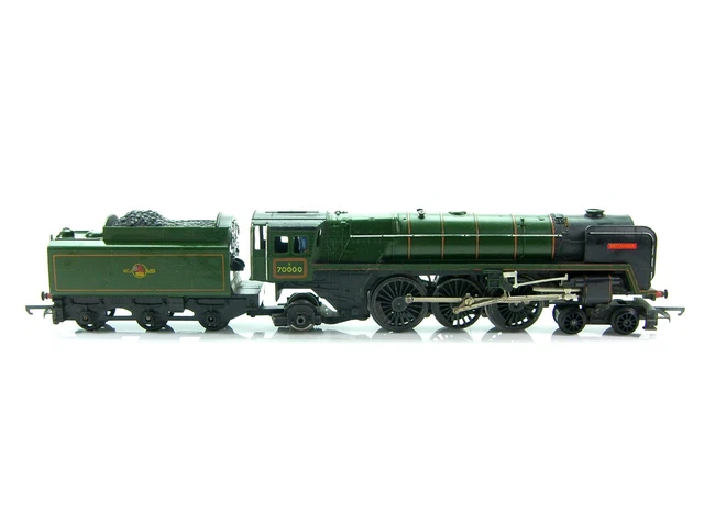 HORNBY BR STANDARD Class 7P6F 4-6-2 Locomotive No 70000 Britannia BR ...