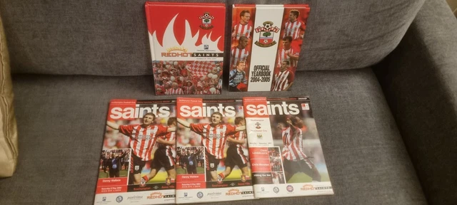 SOUTHAMPTON FC YEARBOOKS And Programmes £7.50 - PicClick UK
