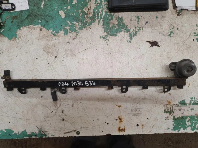 BMW E23 E24 E28 M30 Fuel Injection Rail and Regulator, FPR, M30b34 £45. ...