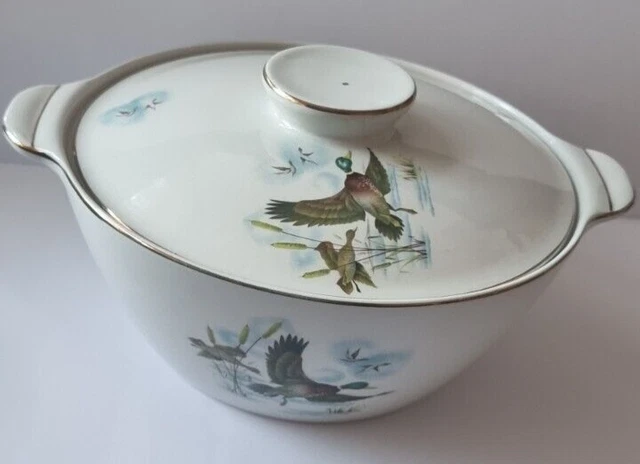 VINTAGE ALFRED MEAKIN Fenland Ducks (Flying) Lidded Casserole Dish/Bowl ...