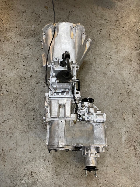 LAND ROVER DEFENDER 90 110 v8 lt85 Santana heavy duty 20c gearbox with ...