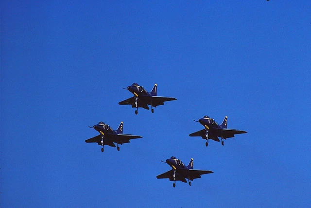ORIGINAL COLOUR SLIDE US Navy's 'Blue Angels' - 4x A-4F Skyhawk £6.99 ...