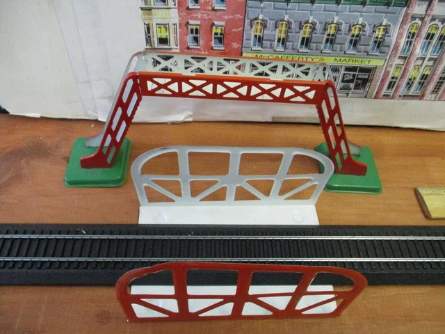 VINTAGE TIN LITHO OVERHEAD WALKWAY AND SMALL BRIDGE W~MADE IN W ...