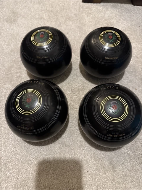 THOMAS TAYLOR LIGNOID International Lawn Bowls Set of 4 Size 3. Date ...