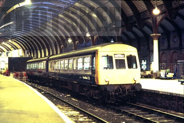 35MM SLIDE BR British Railways DMU Class 111 78972 York 1986 Orig £4.98 ...