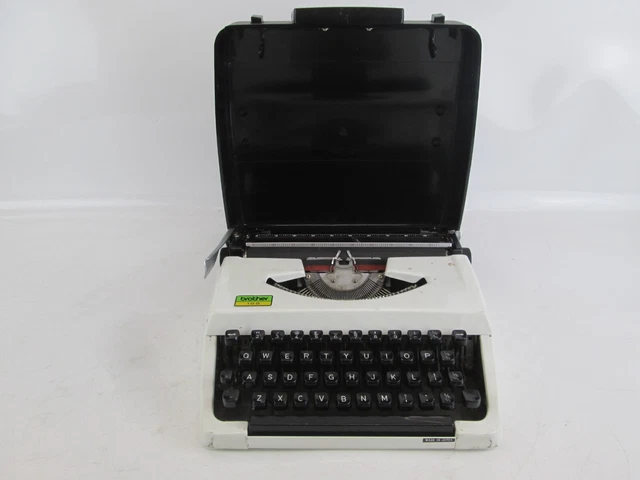 MACHINE À ÉCRIRE vintage Brother 100 blanche et noire avec étui a ...
