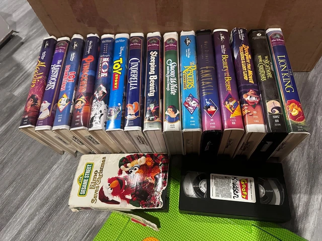 WALT DISNEY VHS Tapes Lot 15 + 2: Elmo & Nightmare Before Christmas (17 ...