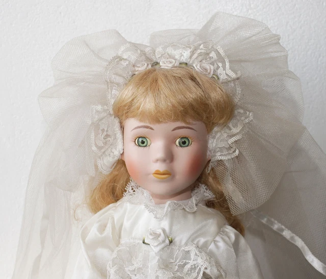 POUPÉE EN PORCELAINE The Classique Collection Crystal la mariée ...