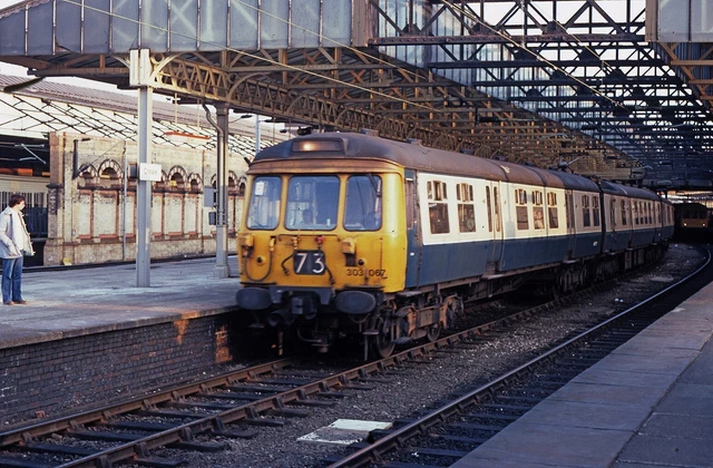 ORIG. 35MM RAILWAY Slide Class 303 EMU 303067 Crewe April 1982 With ...