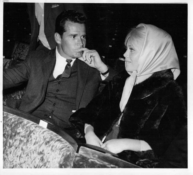 JAMES GARNER * BRITT EKLAND EXCLUSIVE ORIGINAL 9x8" DATED VINTAGE PHOTO ...