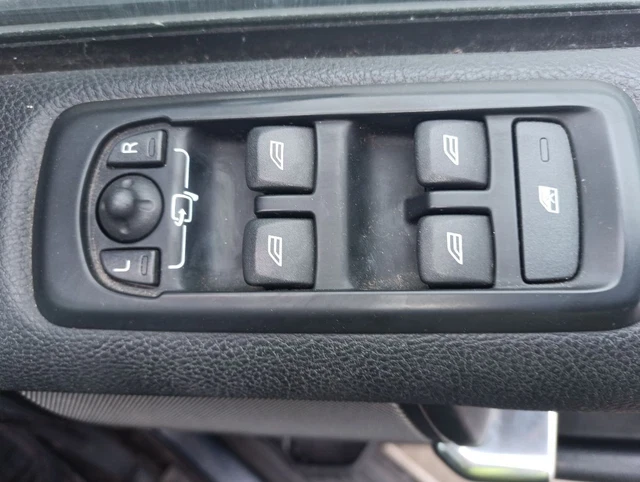 LAND ROVER DISCOVERY 4 Hse Mk4 Electric Window Switch O/S/F Lr086040 £ ...