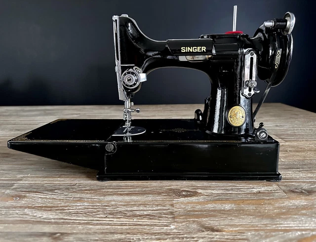 STUNNING 1950 SINGER Featherweight 221K Sewing Machine Fully Tested w ...
