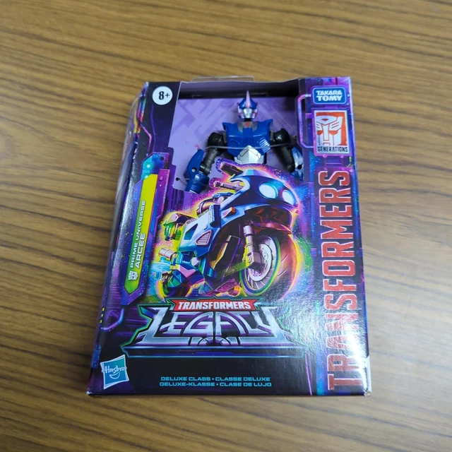 TRANSFORMERS LEGACY PRIME Universe Arcee Deluxe Class Action Figure ...