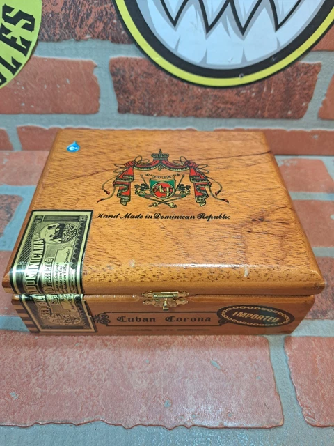 A FUENTES CUBAN-STYLE Corona Wood Cigar Box 7" Dominican Republic Empty ...