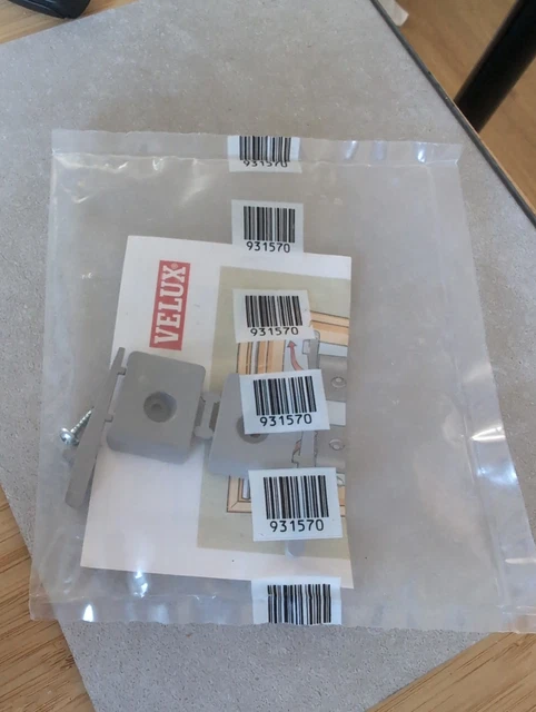 GENUINE VELUX BLIND Mounting Brackets (Code - ZOZ 230) £5.45 - PicClick UK
