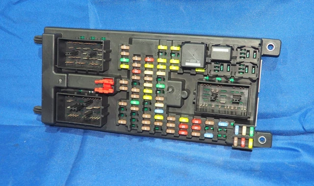 2015-2019 JAGUAR XJ XJR Corps Contrôle Module Fusible Boite Relais OEM ...