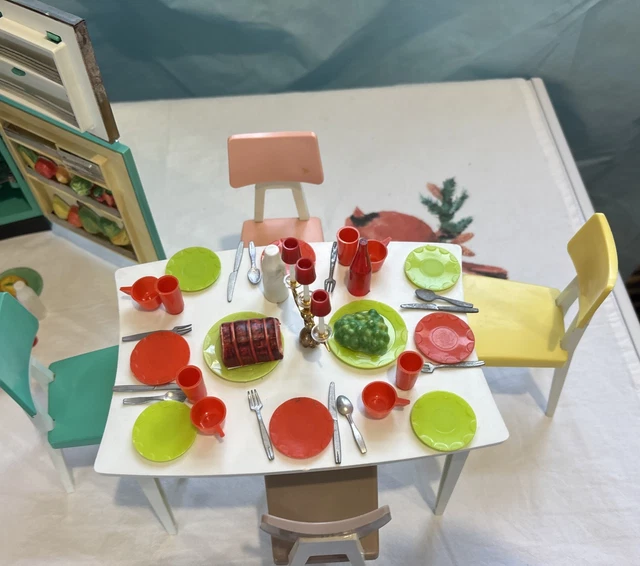 VINTAGE BARBIE DREAM Kitchen Deluxe Reading Fridge Table 4 Chairs ...