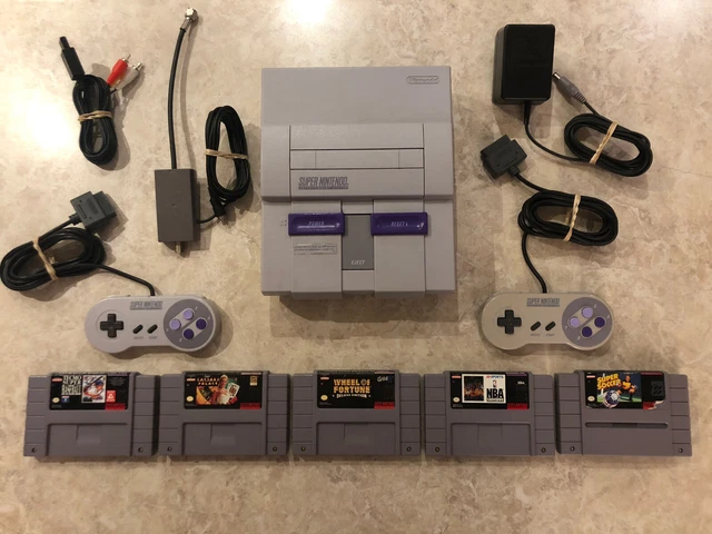 SUPER NINTENDO CONSOLE SNES w/2 Controllers & 5 Cartridges * Works ...