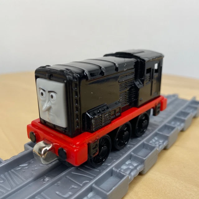 DEVIOUS DIESEL THOMAS the Tank Engine Take and Play Engine £10.99 ...