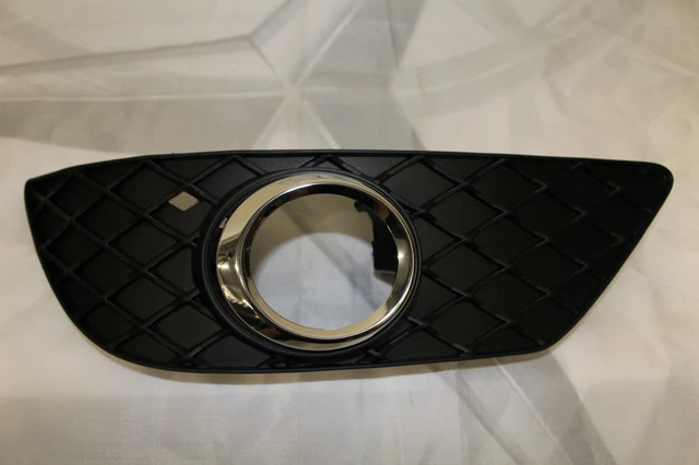 GENUINE MERCEDES-BENZ W204 C-Class LH Front Bumper Foglamp Grille ...