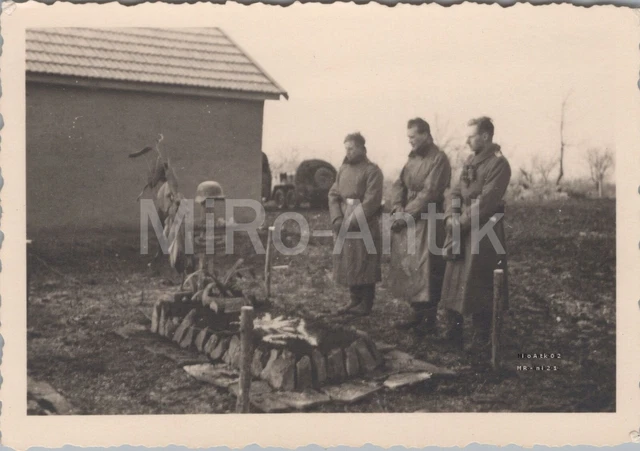 FOTO, GEBIRGS-JÄGER-REGIMENT 99, Am Grab von Oberleutnant Barth XT55141 ...