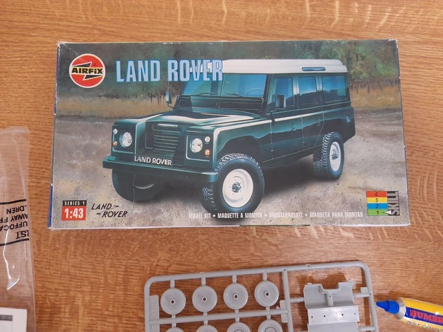 VINTAGE AIRFIX SERIES 1: Land Rover 1:43 Model Kit 01411. Open Parts On ...