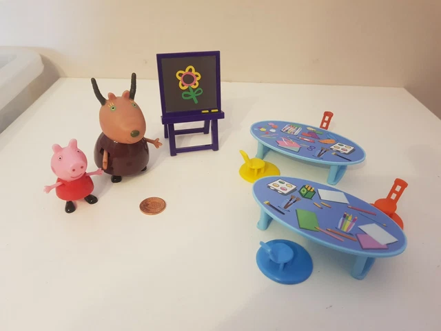 PEPPA PIG CLASSROOM School Madame Gazelle Teacher Desk & Chair Figure ...