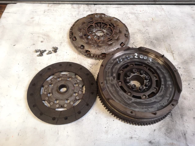 LEXUS IS 220D Dual Mass Flywheel And Clutch 13450-0W060 05-12 £170.00 ...