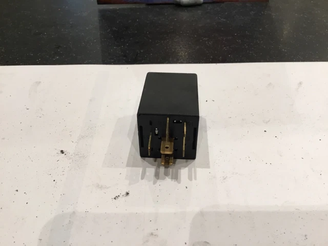 A161 GM VAUXHALL fuel Control Unit ECU Relay 6 Pin 90458988 565 12V 30A ...