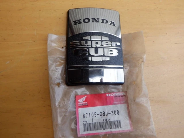 ORIGINAL HONDA OEM Super Cub Emblem für obere Frontabdeckung 87105-GBJ ...