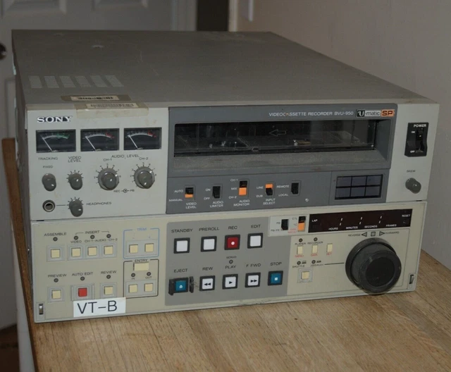 ENREGISTREUR DE CASSETTE vidéo professionnel Sony BVU-950 U-Matic SP pour pièces ou réparation ...