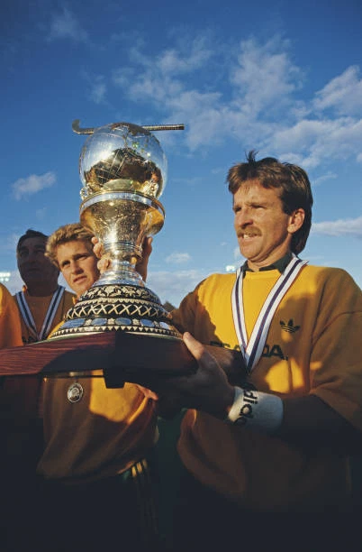 AUSTRALIA FIELD HOCKEY team captain David Bell pictured holding t - Old ...