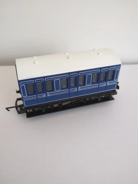 HORNBY TRAIN 4 Wheel Caledonian Blue Coach Ex Set Excellent Condition £ ...