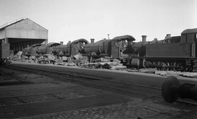 PHOTO GWR Locos 5381 2228 5378 6308 And 4560 Await Disposal At Swindon ...