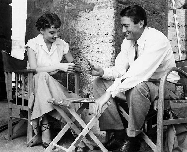 AUDREY HEPBURN AND actor Gregory Peck pose Roman Holiday 1953 Old Photo ...