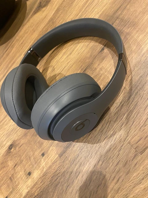 BEATS BY DR Dre Studio 3 Wireless Headphones Grey With Case Hardly Used ...