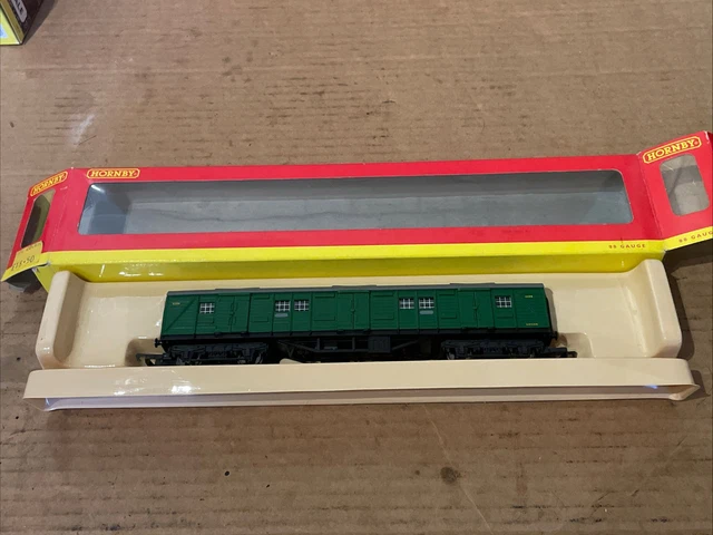 00 HORNBY R4057B SR Malachite Green Bogie Luggage Van 2299 £26.72 ...